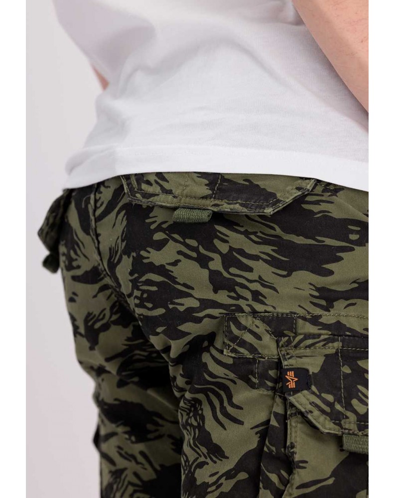 Kraťasy CREW SHORT CAMO Alpha Industries, barva Brushstroke green